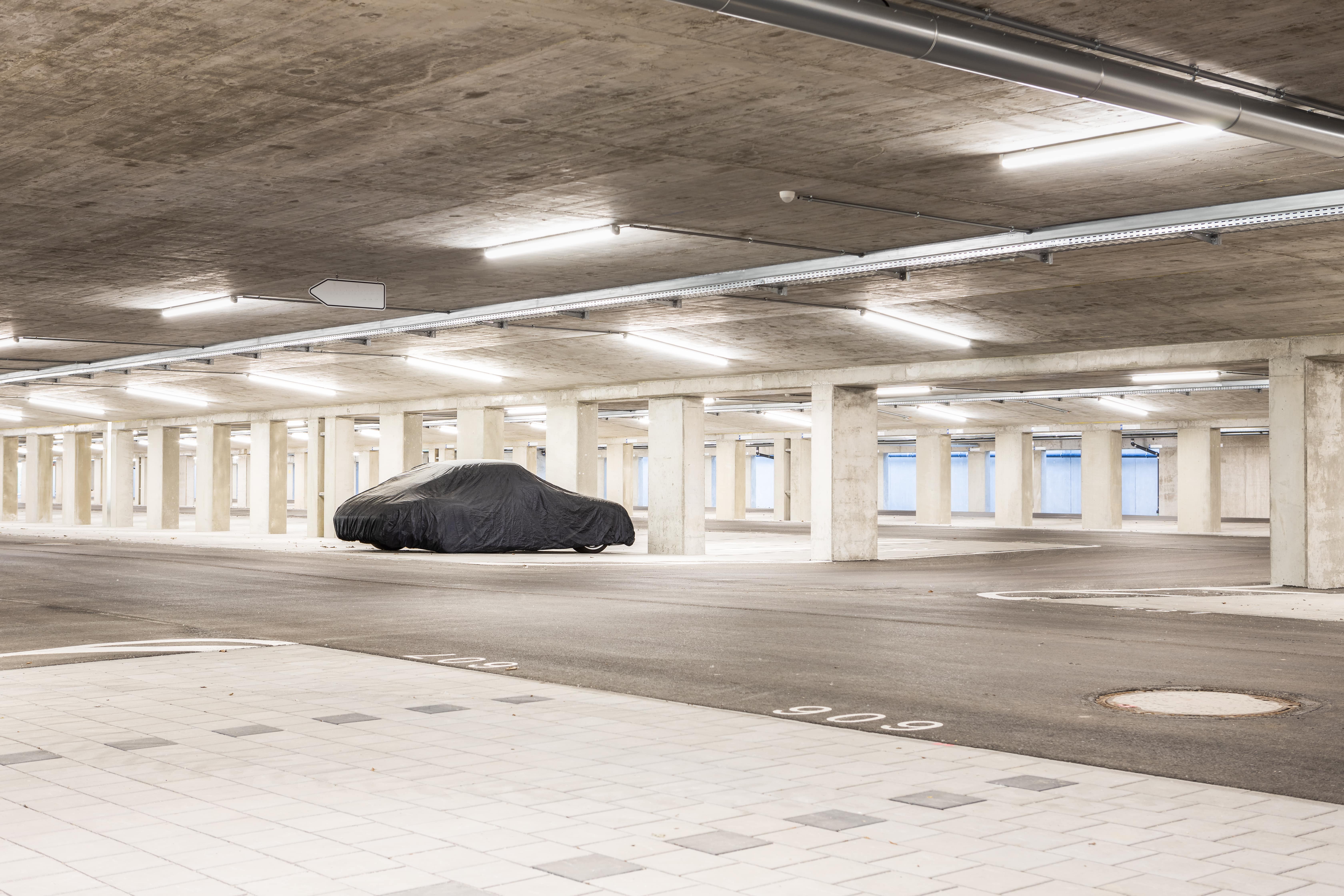 3 Reasons to Use a Car Cover in Parking Garages